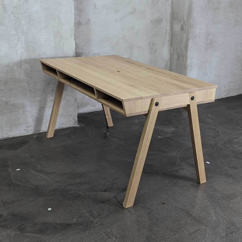 Buy a large light oak desk online: made of solid wood – Stubenrauch Hamburg